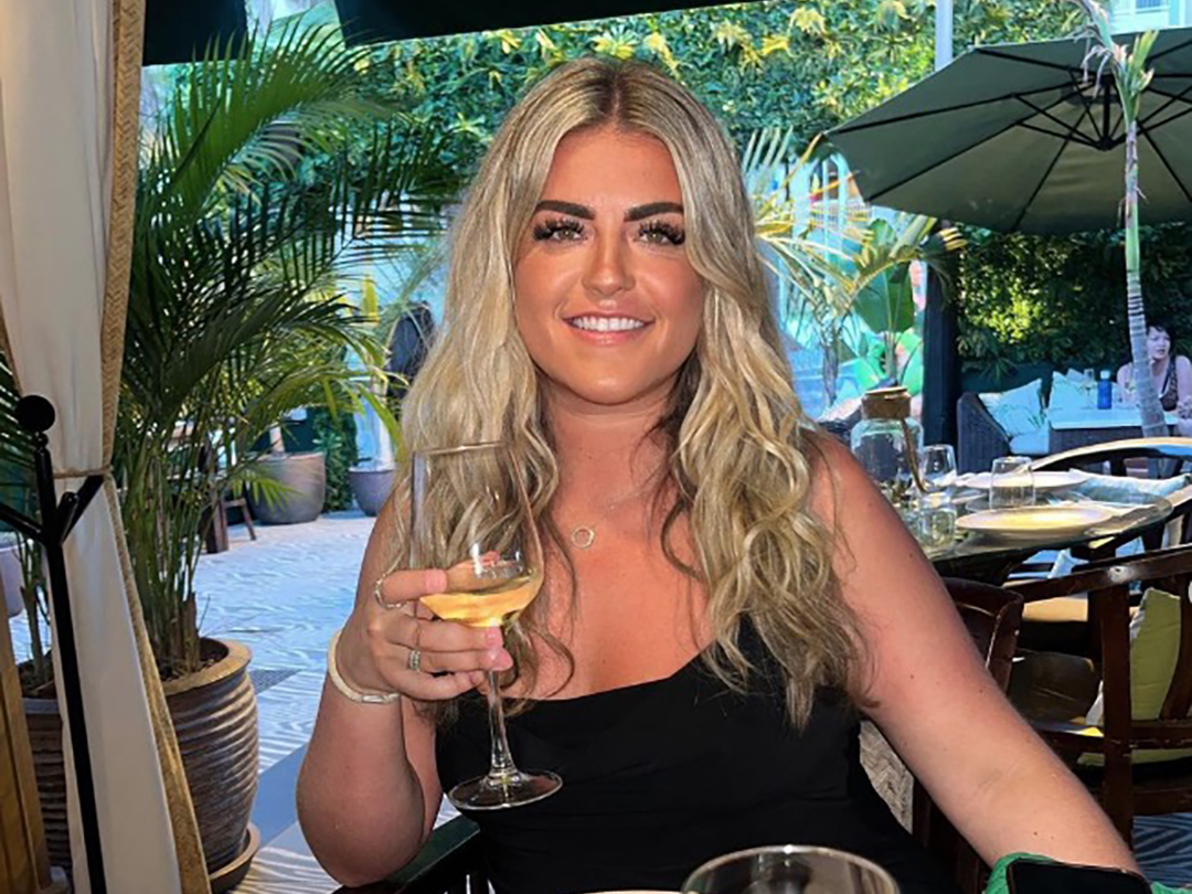 Ellie Rushton - Luxury Villa Living