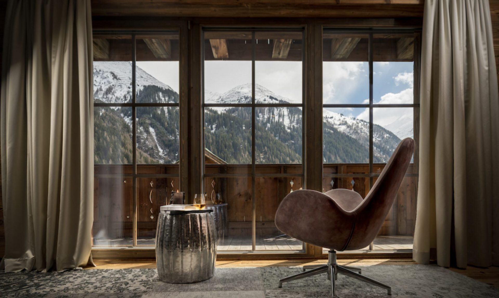 Chalet Paradise - Luxury Villa Living