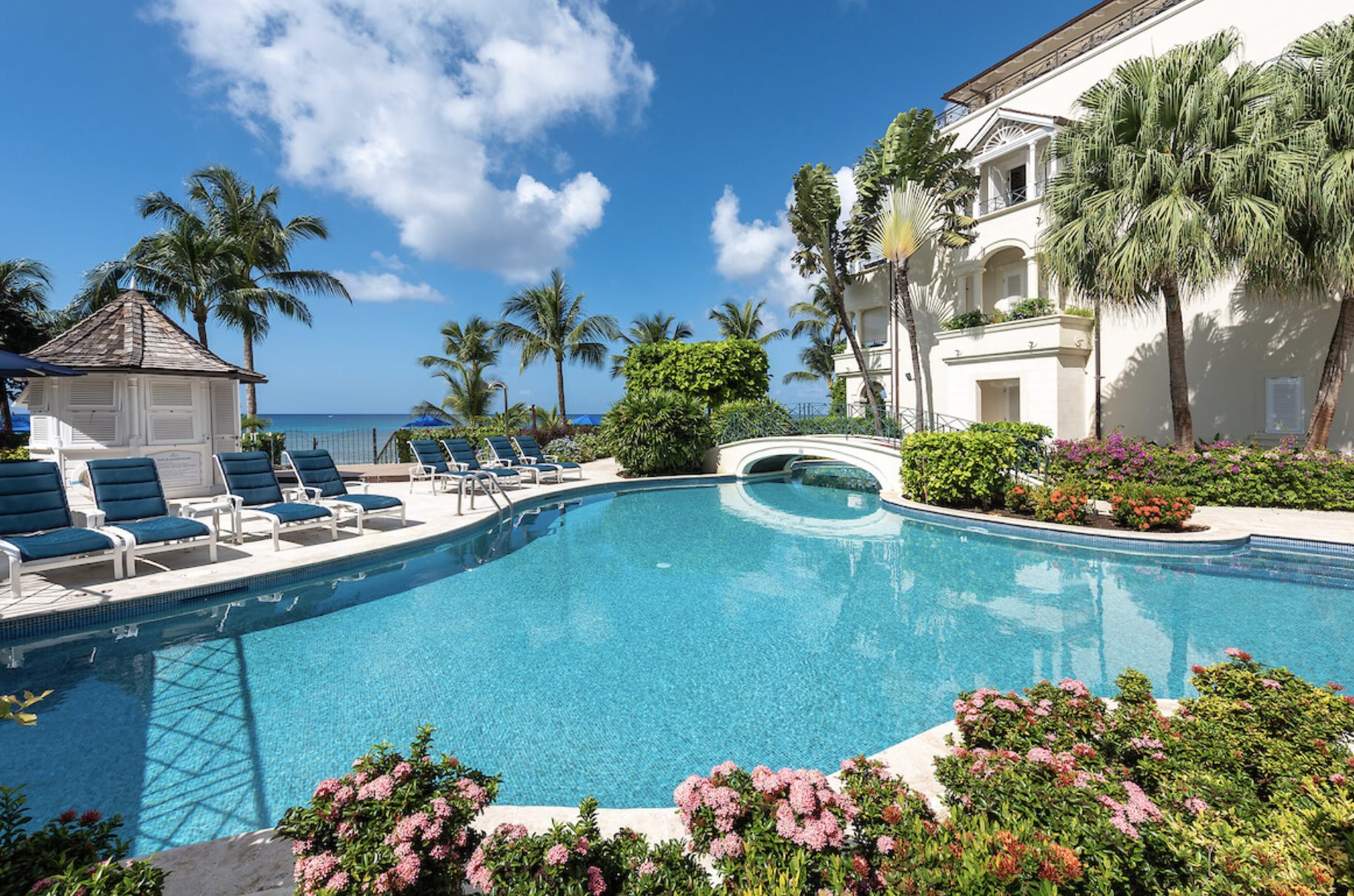 The Lookout - Luxury Villa Living